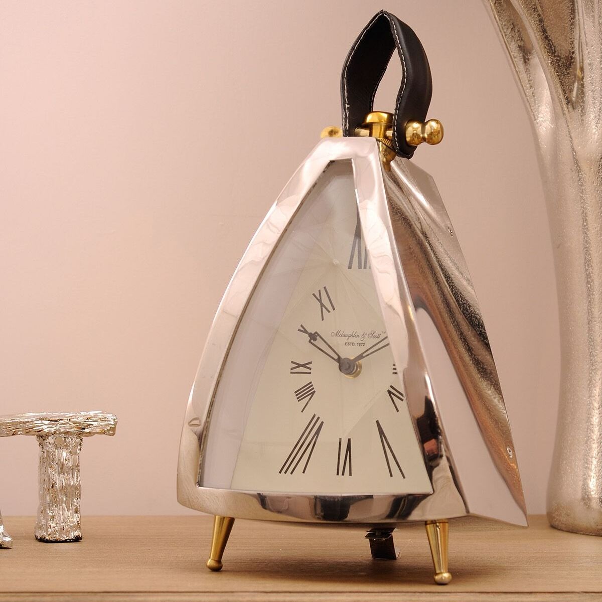 Isosceles Clock – Barnes & Fadden