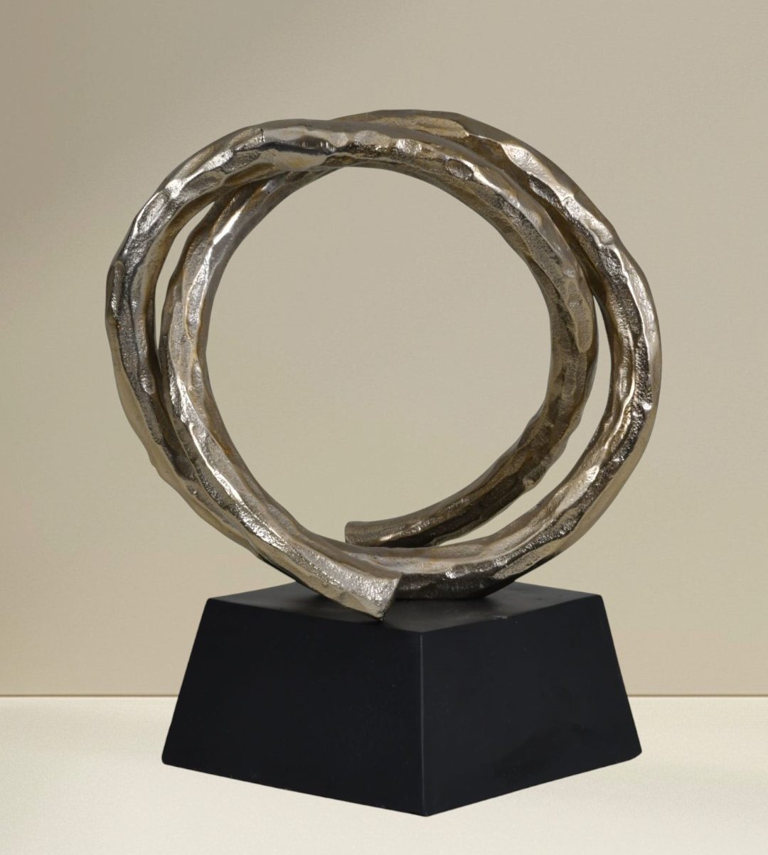 Entwined circles – Barnes & Fadden